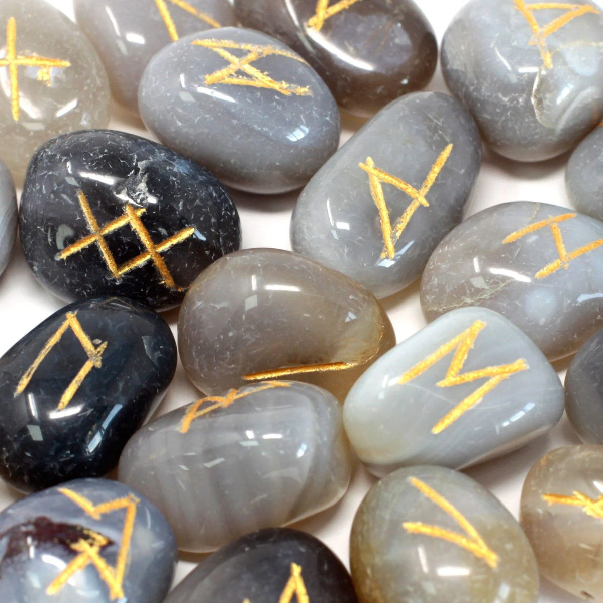 Runes Stone Set in Pouch - Grey Agate – Wood Furnishings